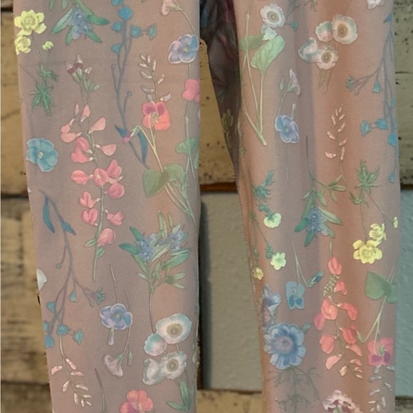 Fabletics | Pants & Jumpsuits | Fabletics Floral Leggings Multicolor ...